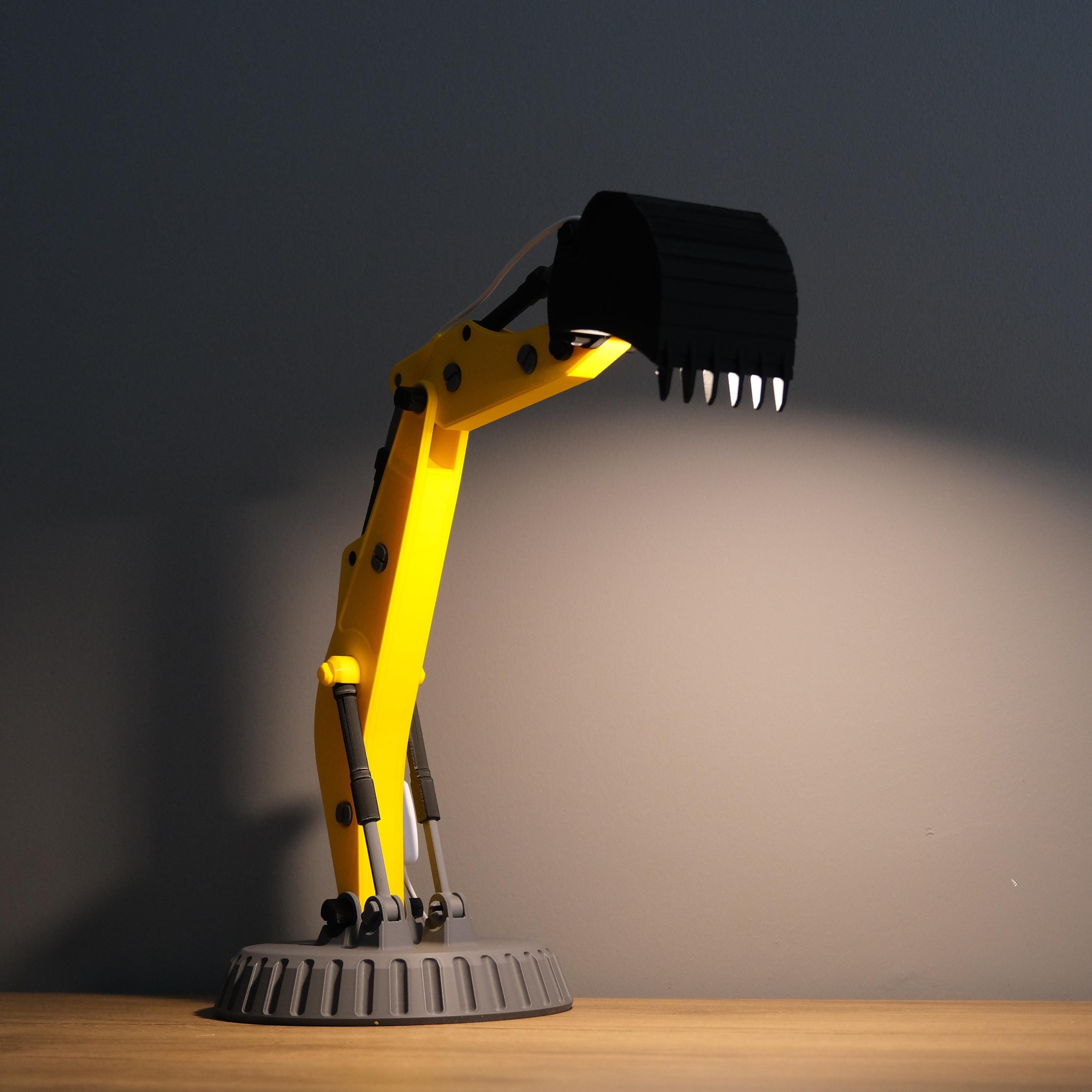 Excavator Lamp, Unique Decorative Desk Lamp, Kids' Room and Office ...