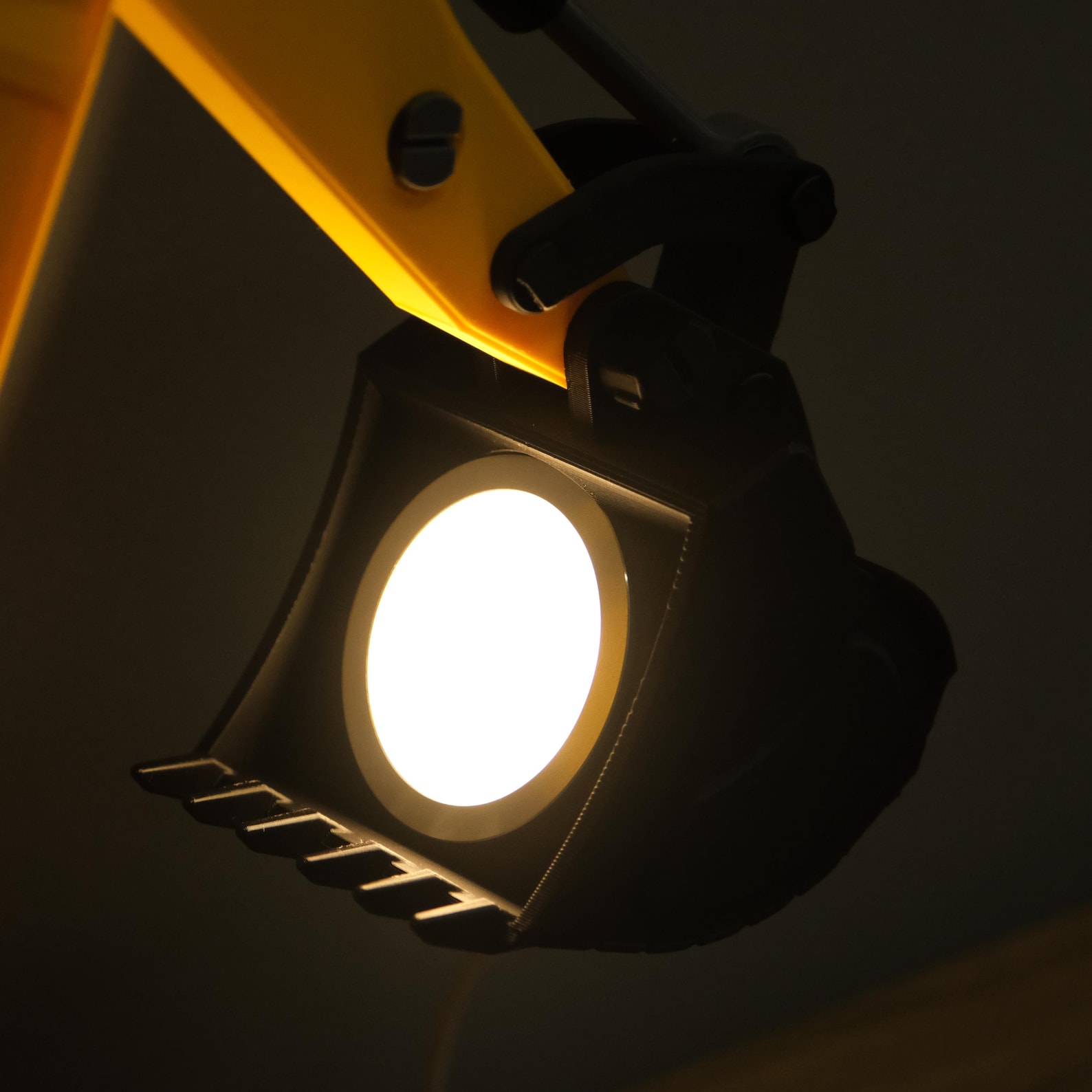 Excavator Lamp, Unique Decorative Desk Lamp, Kids' Room and Office ...