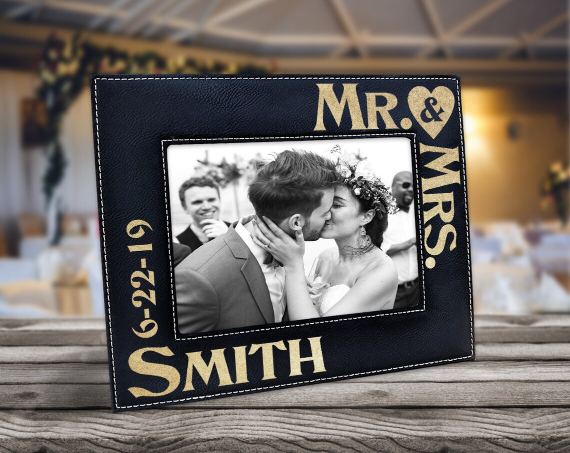 Personalized Mr & Mrs Picture Frame Wedding Gift for Newlywed | Etsy