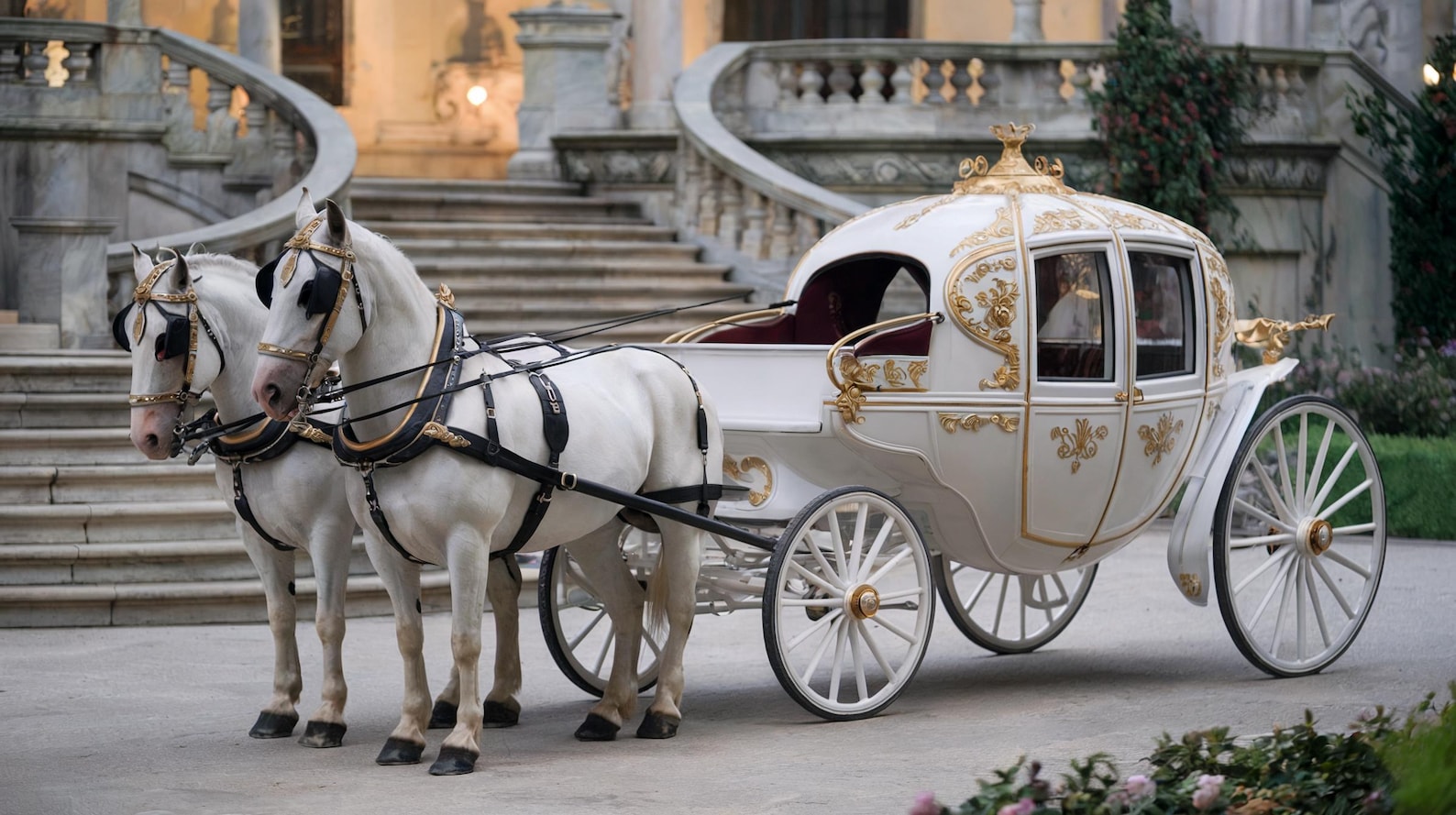 Rococo Wedding Aesthetic | 2025 Bridal Trend With Corsets, Carriages ...