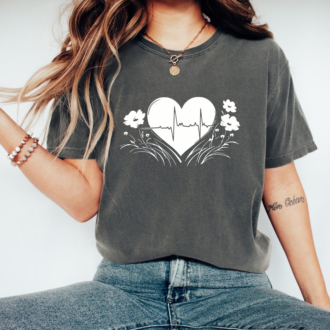 Comfort Colors Heart EKG Nurse Shirt, RN Graphic Tee - Etsy