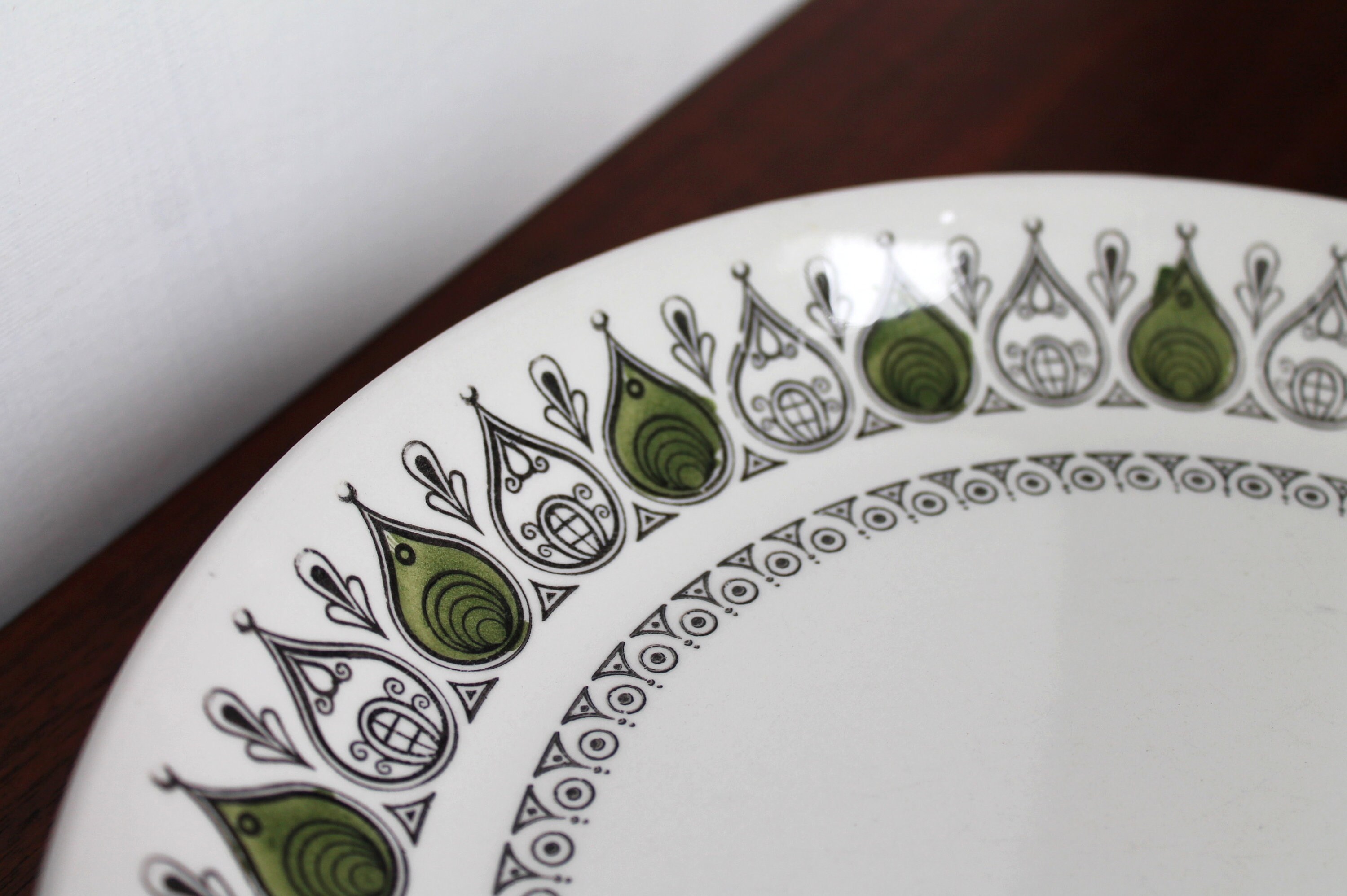 Biltons Vintage Ironstone 4 Plates Stoneware Tableware Staffordshire ...