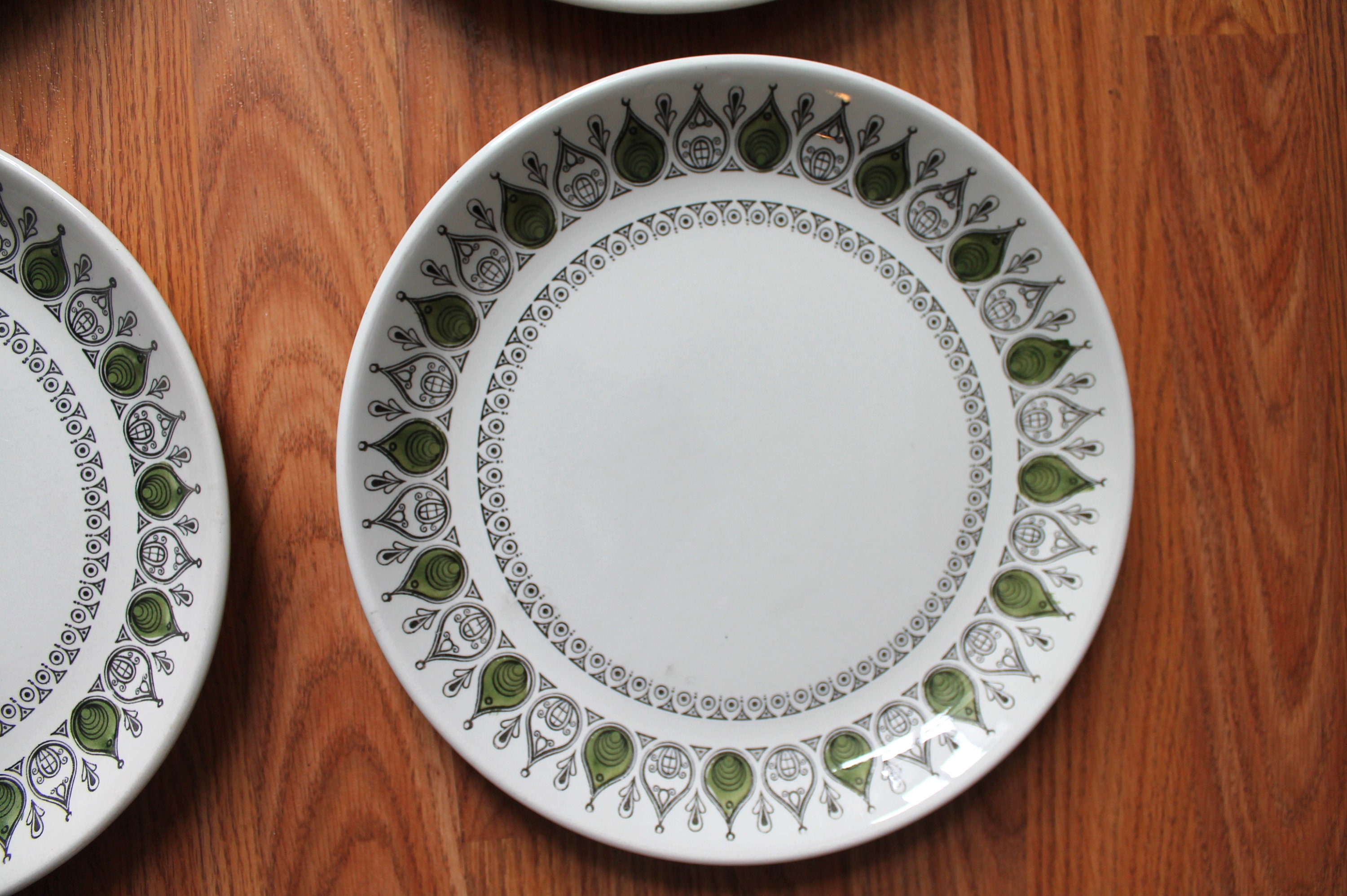 Biltons Vintage Ironstone 4 Plates Stoneware Tableware Staffordshire ...