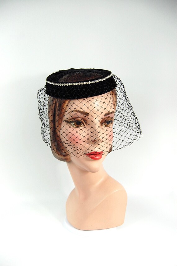 Early 60’s PillBox Hat - Gem