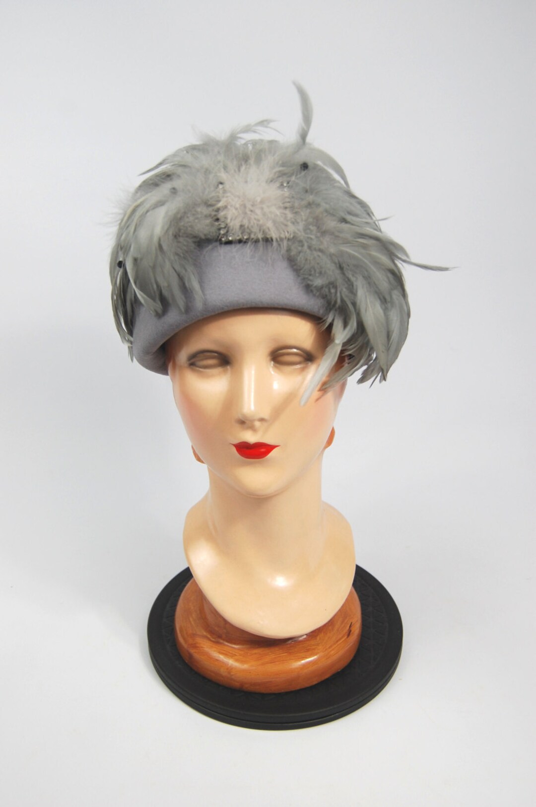 1980s Grey Cloche Hat Flapper Style Hat / Feathered Gatsby Showgirl ...
