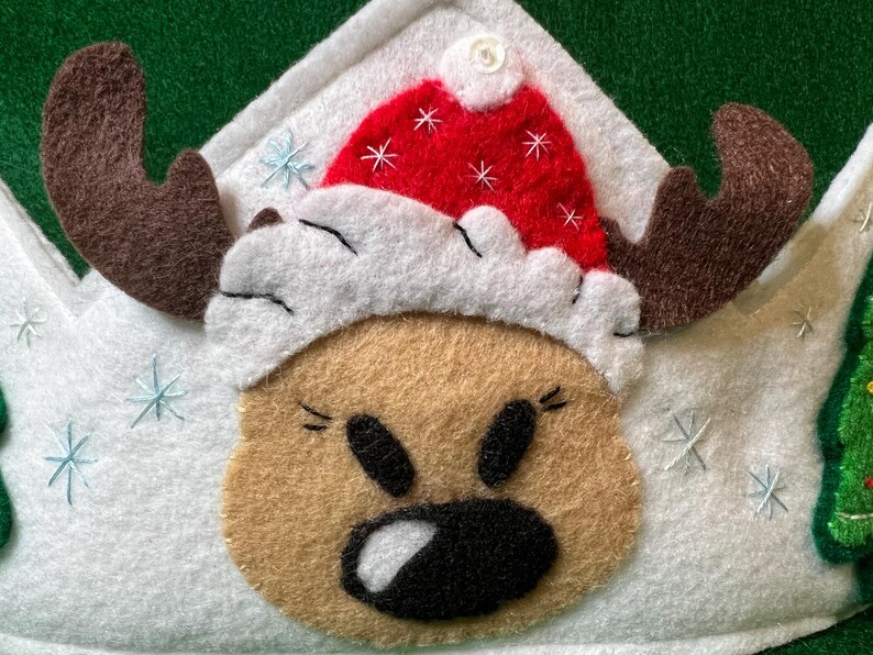 Christmas Felt Crown, Christmas Reindeer With Snowflake Ornaments ...