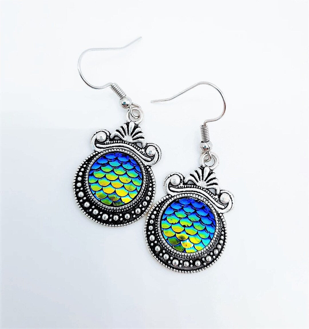 Iridescent Blue - Green Mermaid Scale / Dragon Scale / Fish Scale ...