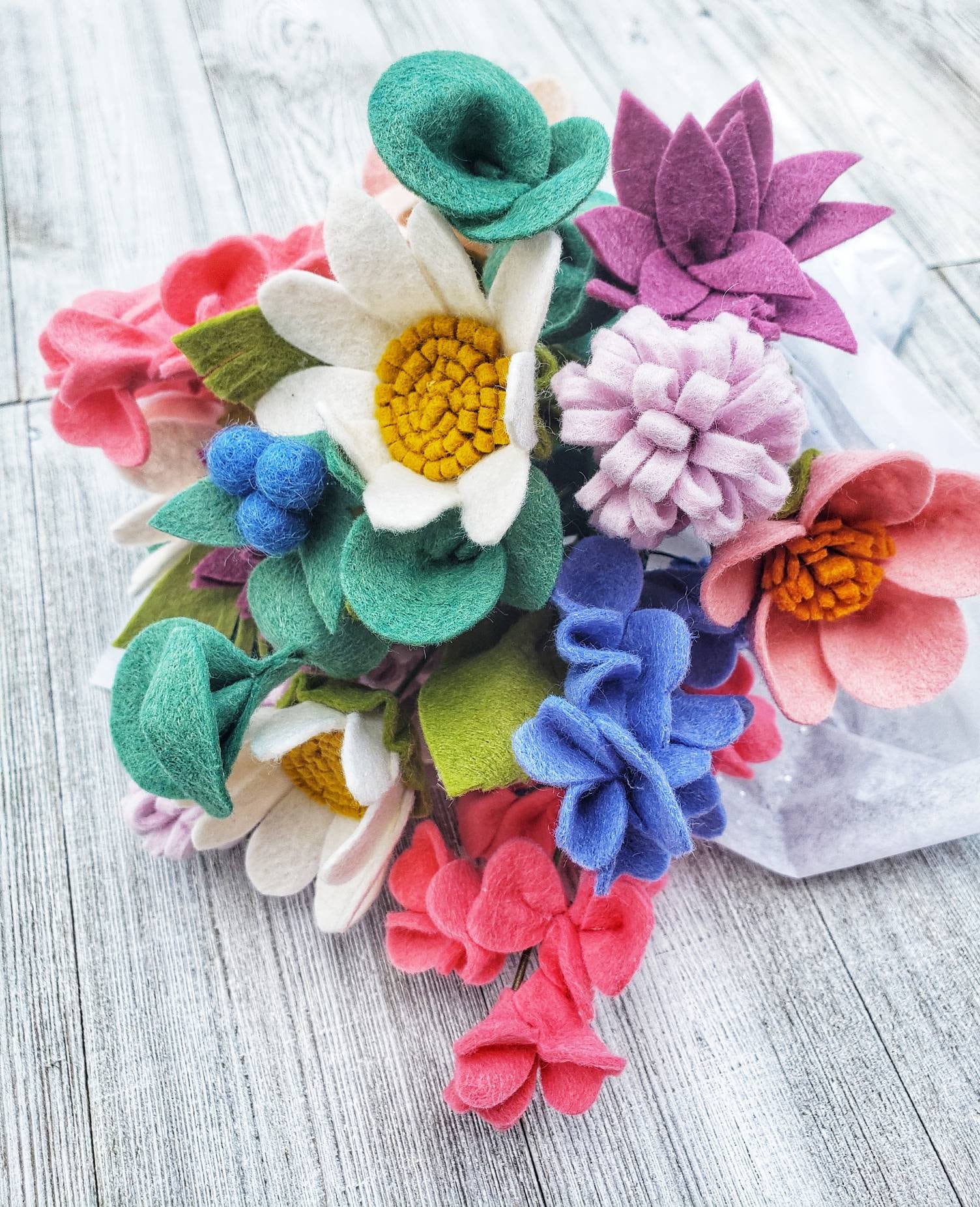 Small felt flower bouquet wildflower felt bouquet wildflower | Etsy