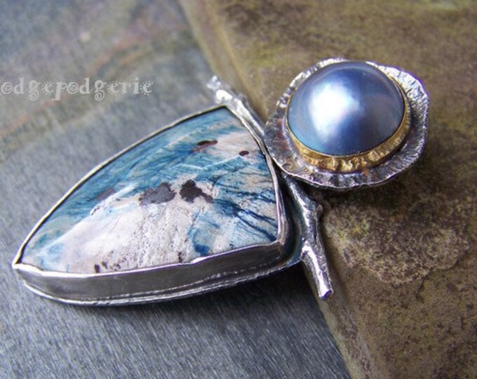 BLUE WOODS - Petrified Fossil Colla Wood, 18 Karat Yellow Gold and ...