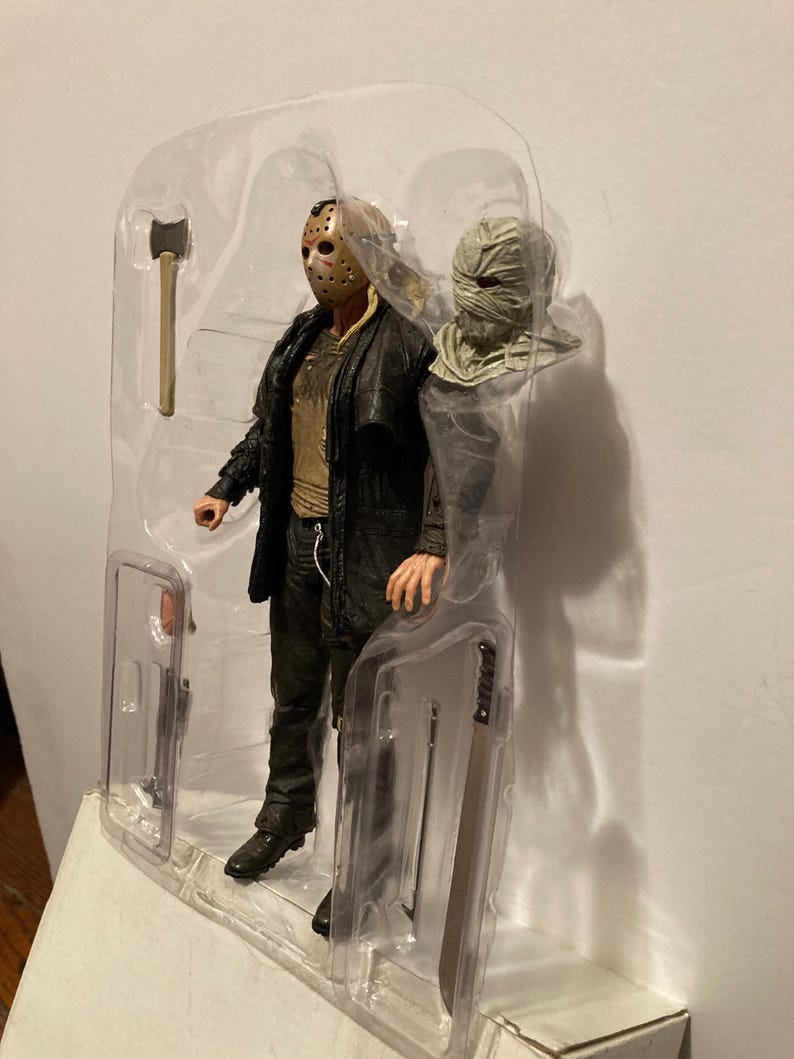 Neca Friday the 13th Ultimate Jason Voorhees 7-inch Scale Action Figure ...