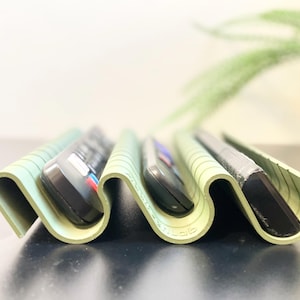 Unique Wave-like Remote TV Holder| TV Remote| Minimalist 3D Printed ...