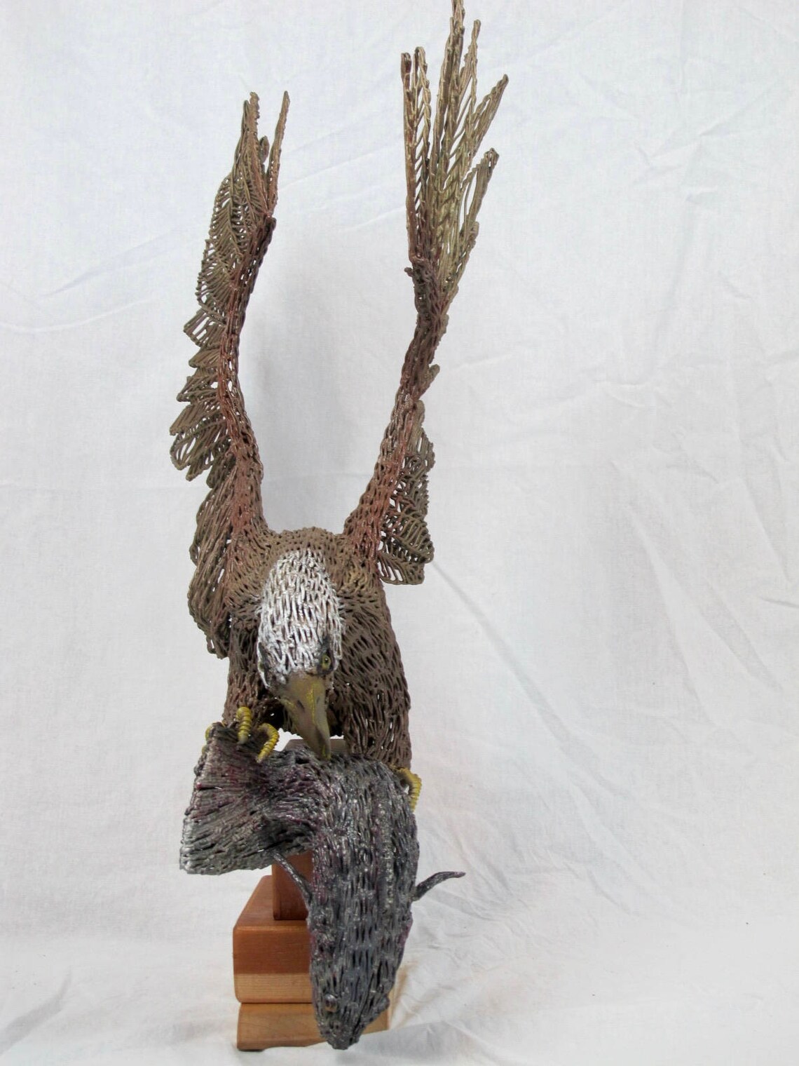 Metal Wire Sculpture of Bald Eagle Catching Fish - Etsy