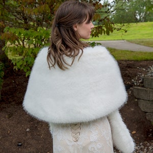 Pure Light Ivory Faux Fur Wrap With Pocket Faux Fur Stole Faux Fur ...