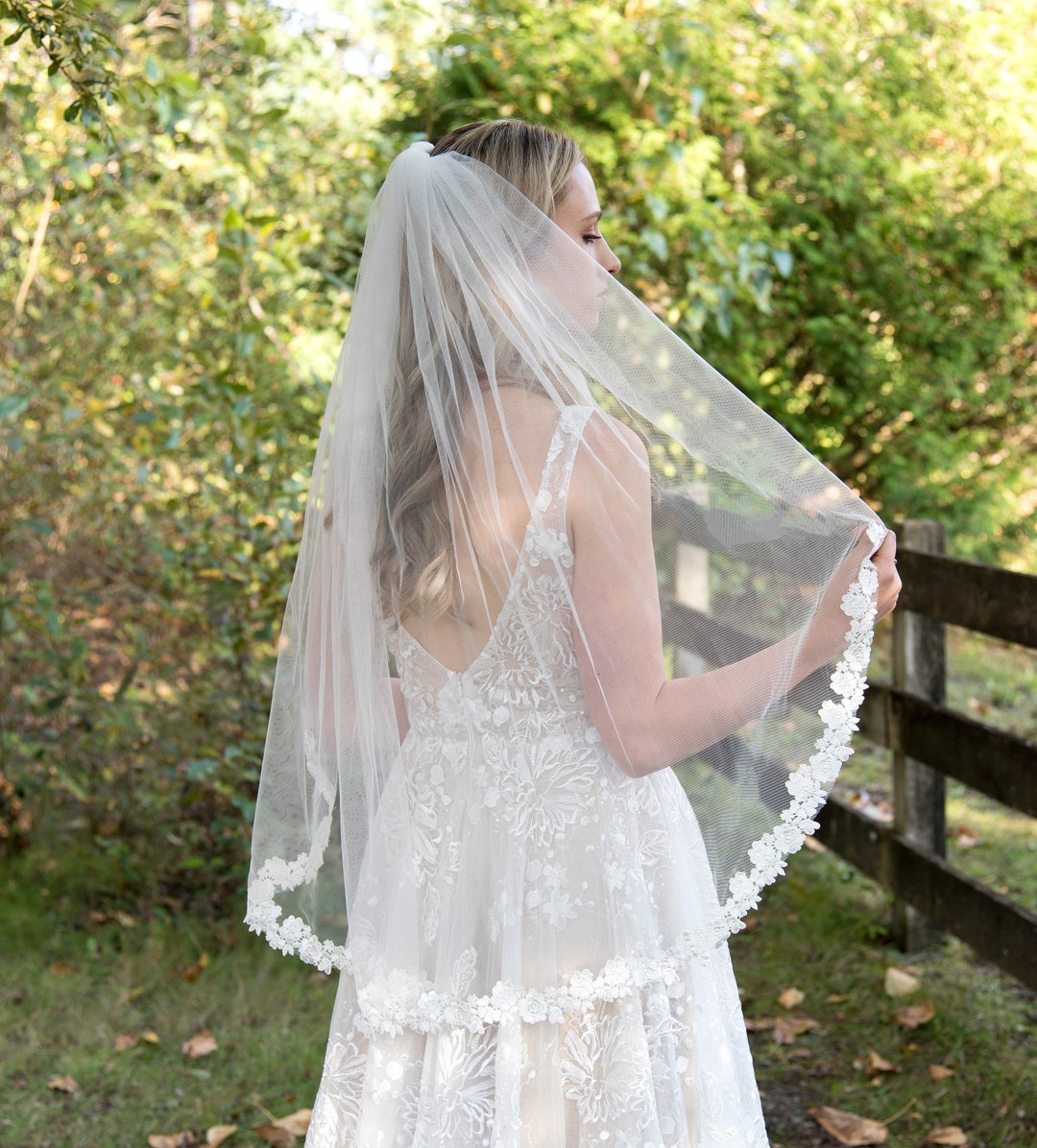 Light Ivory Wedding Veil: Venice Lace Trim, Elbow Length - Etsy