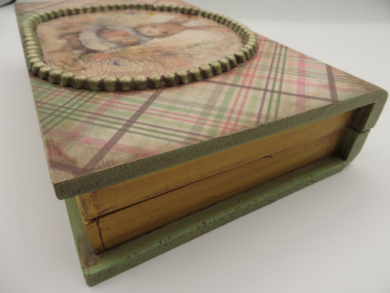 Easter Bunny Book Box, Vintage, Wood, Green Plaid, Crackled, Antiqued ...