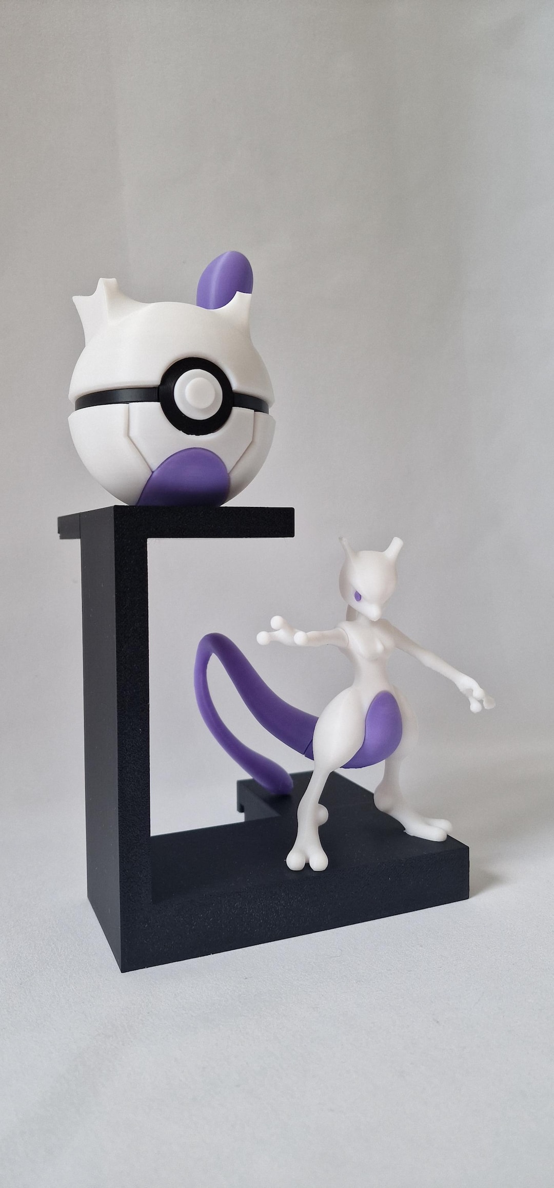 Mewtwo Ball Collector’s Set – Mewtwo Figure + Exclusive Wall Display ...