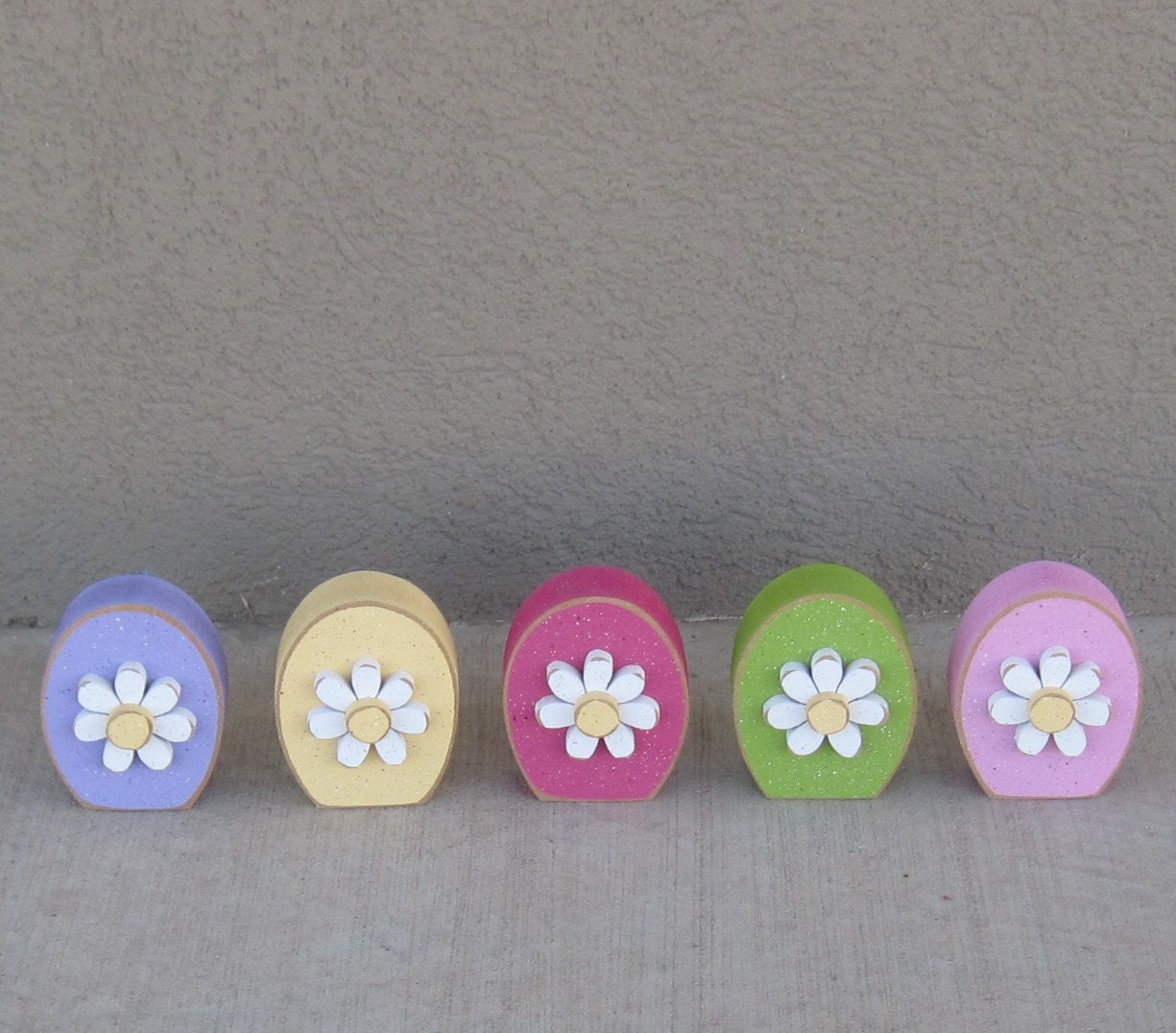 5 EGG SHAPED Block Set With DAISIES for Easter Spring and | Etsy