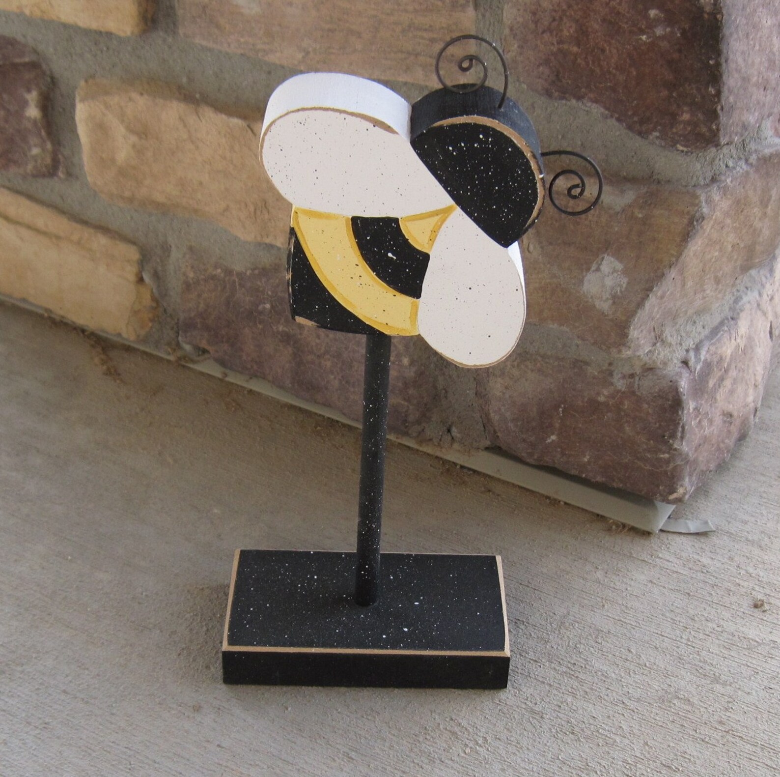 Tall Standing BUMBLE BEE Block for Bee Decor Girl Room Decor - Etsy