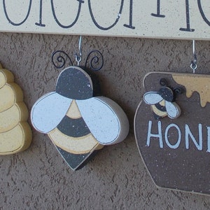 MONTHLY WELCOME BEE Themed Decorations (no Sign Included) for Wall and ...