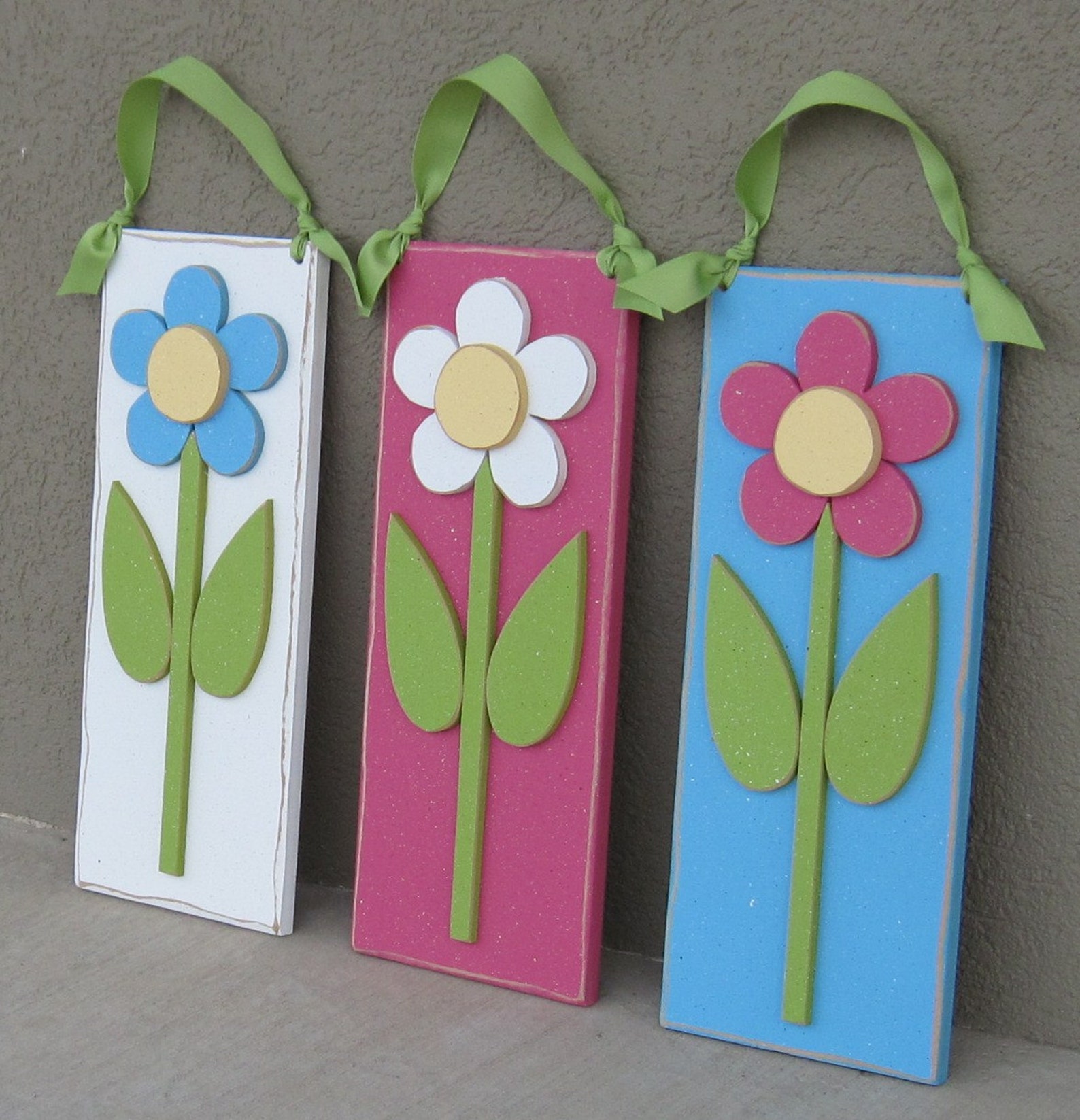 Hanging DAISY for Spring Summer Girl Wall Room and Door - Etsy