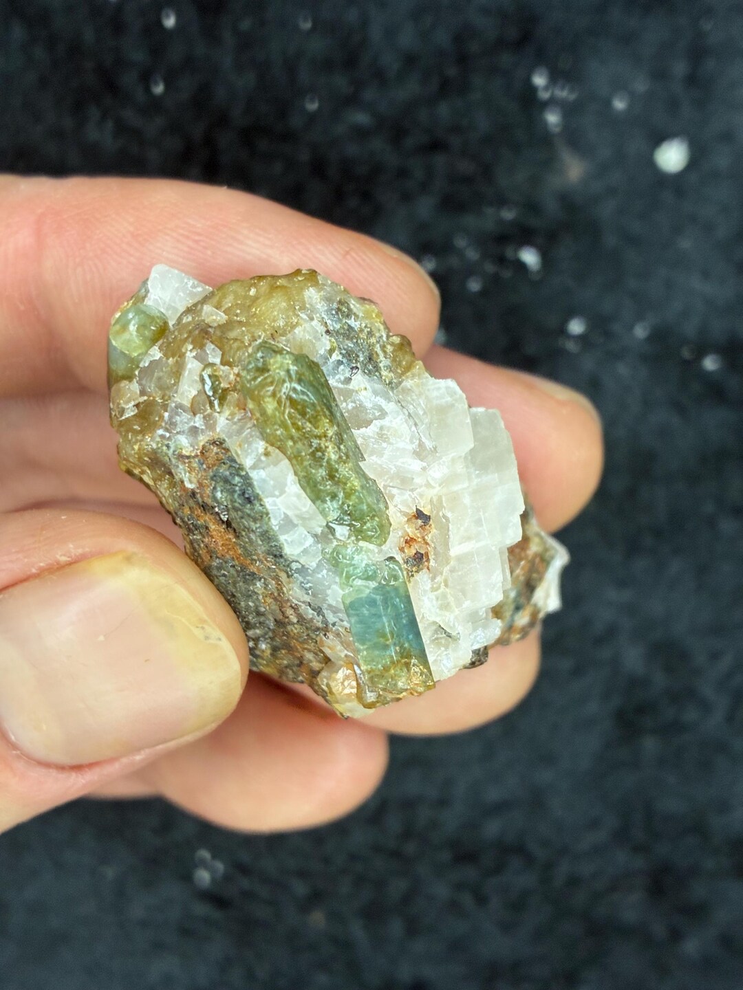 Blue and Green Fluorapatite on Yellow Diopside and Calcite, Lac-ste ...