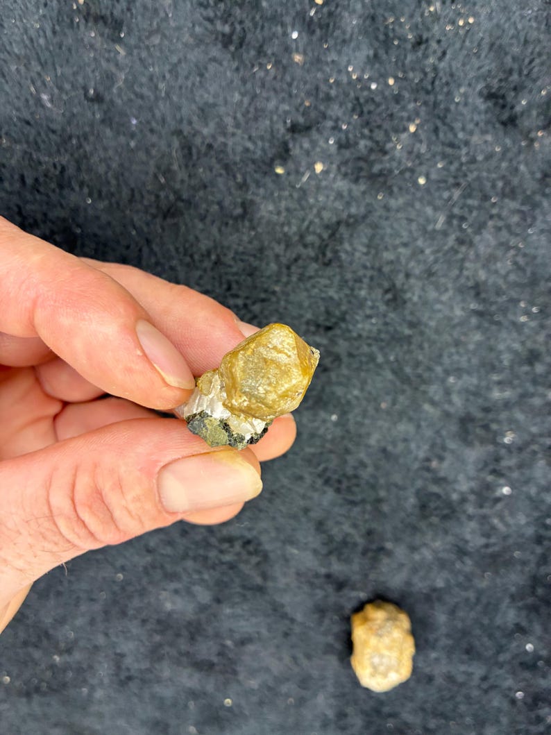 Yellow Diopside on Calcite and Augite, Lac-ste-marie, Quebec, Canada ...