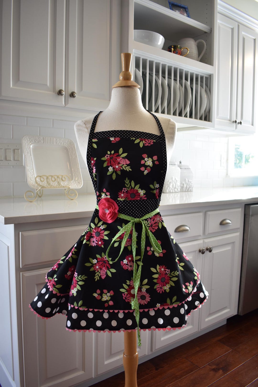 Floral Bouquet Women's Apron ~ Square Neck Retro Modern Apron - Fun for ...