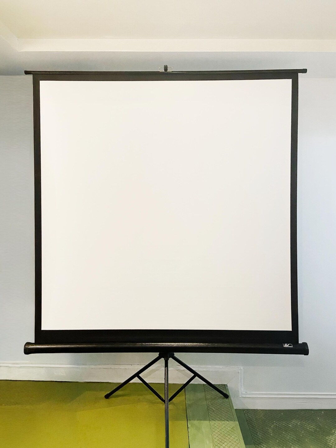 Portable - Elite Screens T85UWS1 85” Tripod Projector Screen – 1:1 ...