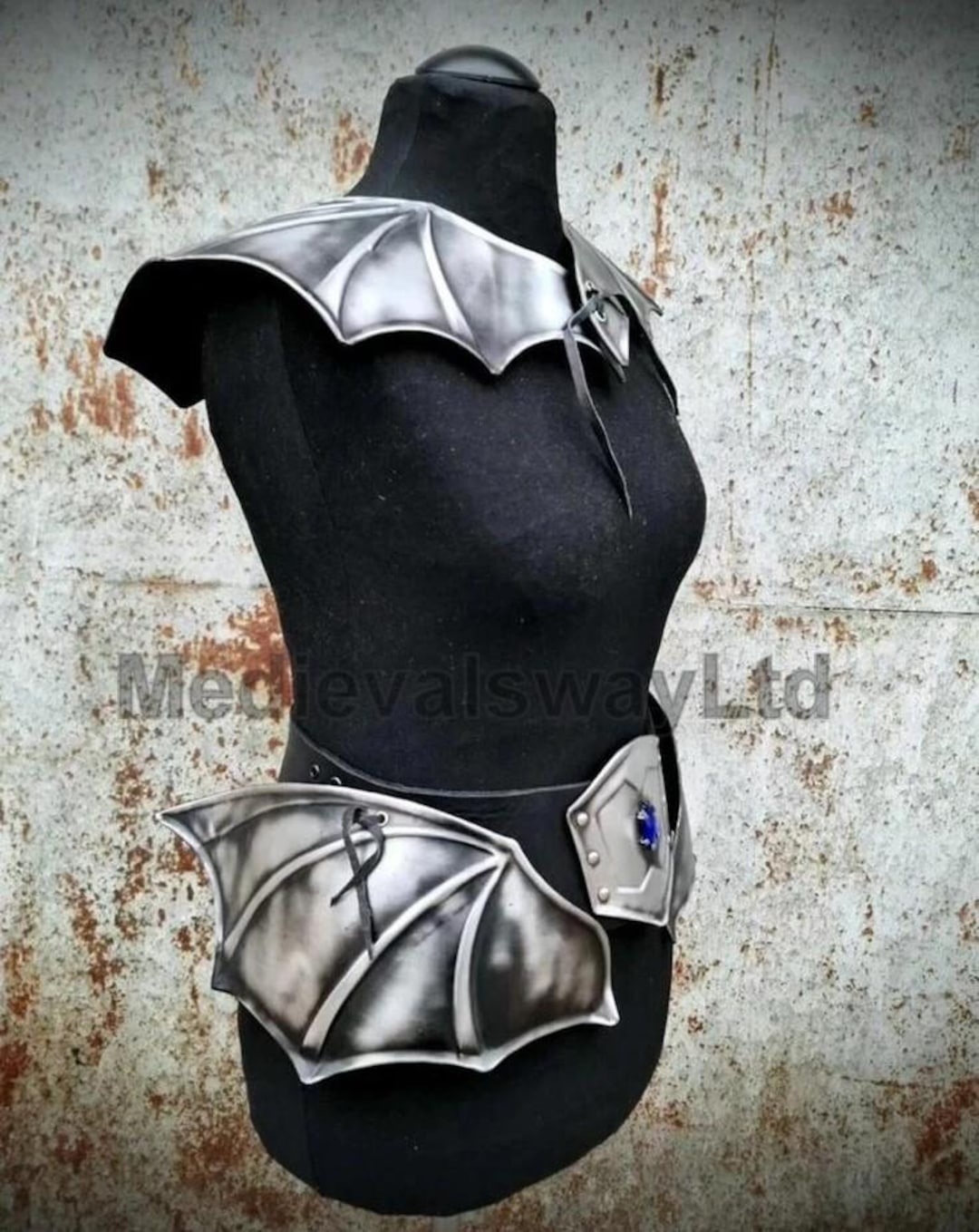 Medieval Female LARP Costume | Steel Fantasy Shoulders Armor and Belt ...