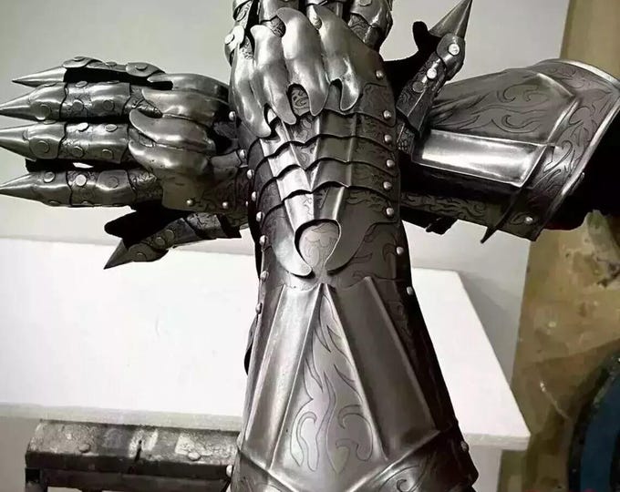 Medieval Nazgul Etching Gloves Set ~ Medieval Knight Gothic Gauntlet ...