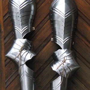 Medieval Knight Battle Polished Steel Grooved Arm Armor With Pauldrons ...