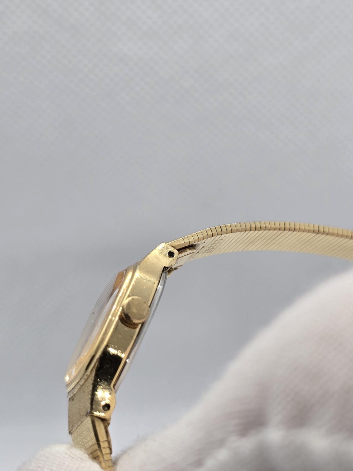 Vintage SEIKO Small Square Ladies Gold Tone Quartz Watch / Classy ...