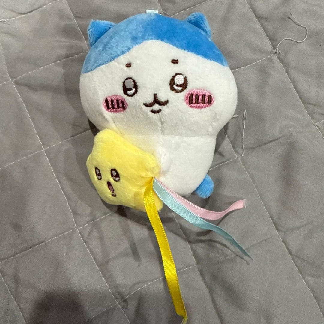 Chiikawa Plush Keychain, Hachiware Usagi Star Hugging Plush Doll ...