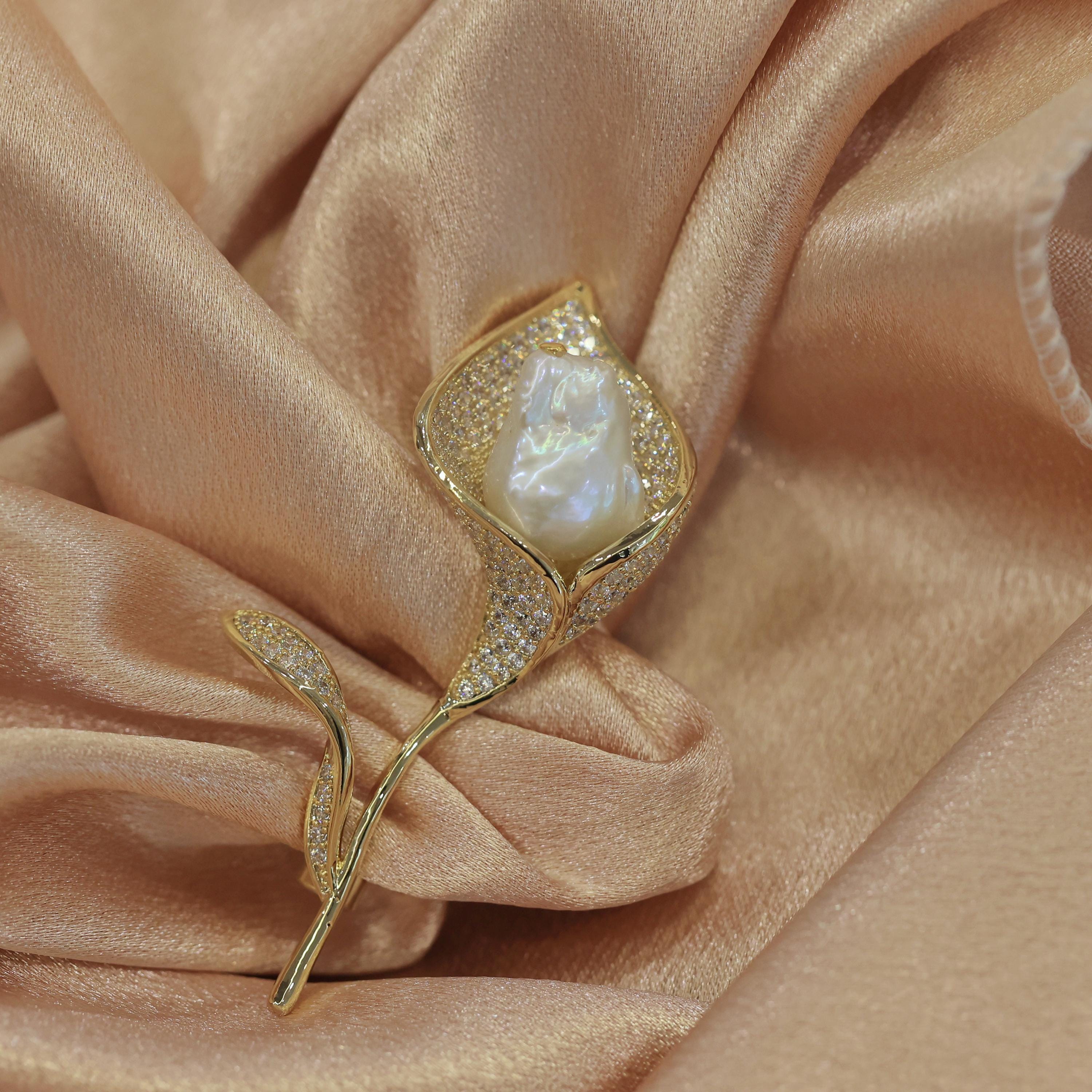Handmade Baroque Pearl Calla Lily Brooch: 14K Gold Floral Pin - Etsy