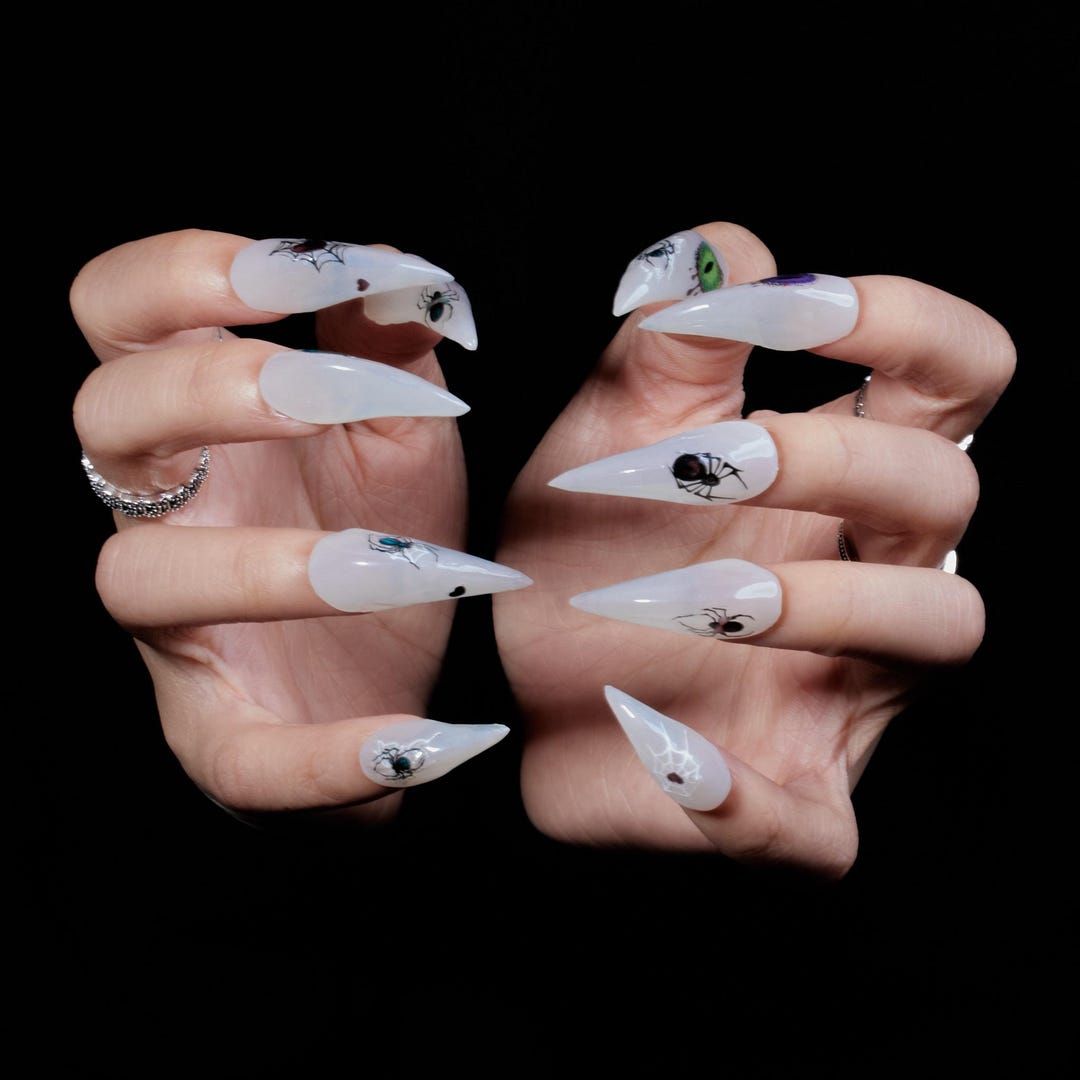 White Spider Dragon Claw | Gothic 3D Fantasy Nail Art | Fox Nails ...