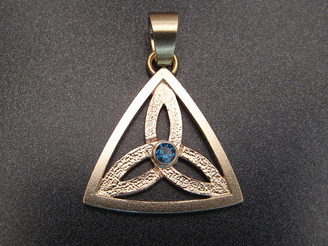 14K Gold Trefoil Pendant With Blue Diamond - Etsy