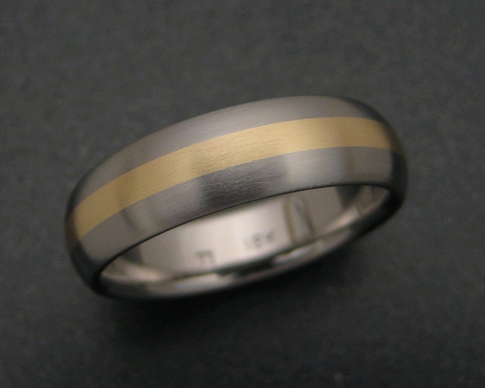 Titanium and 18K Gold Wedding Ring - Etsy