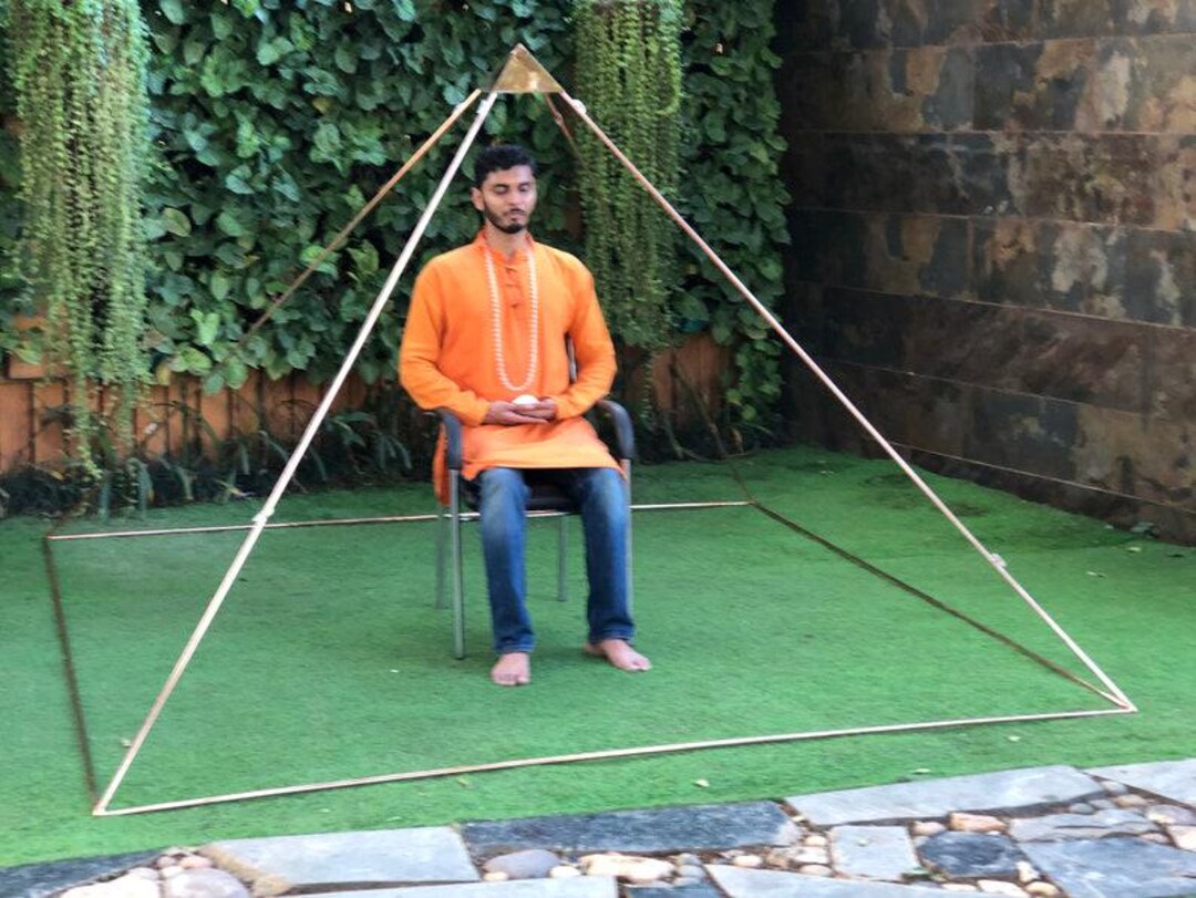 Simple Copper Deluxe Lite Duty Giza Meditation Pyramid 7 Feet Base With 5 Corner Connectors and ...