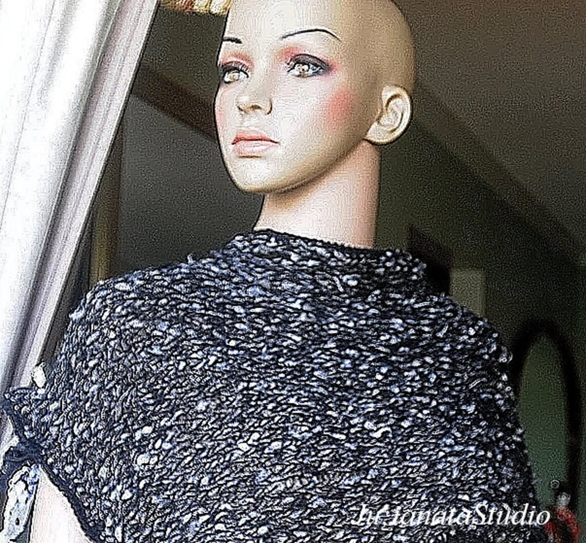 VERSATILE LOOSEKNIT SHOULDERPIECE - Poncho/shawl/caplet - Fiber/textile ...