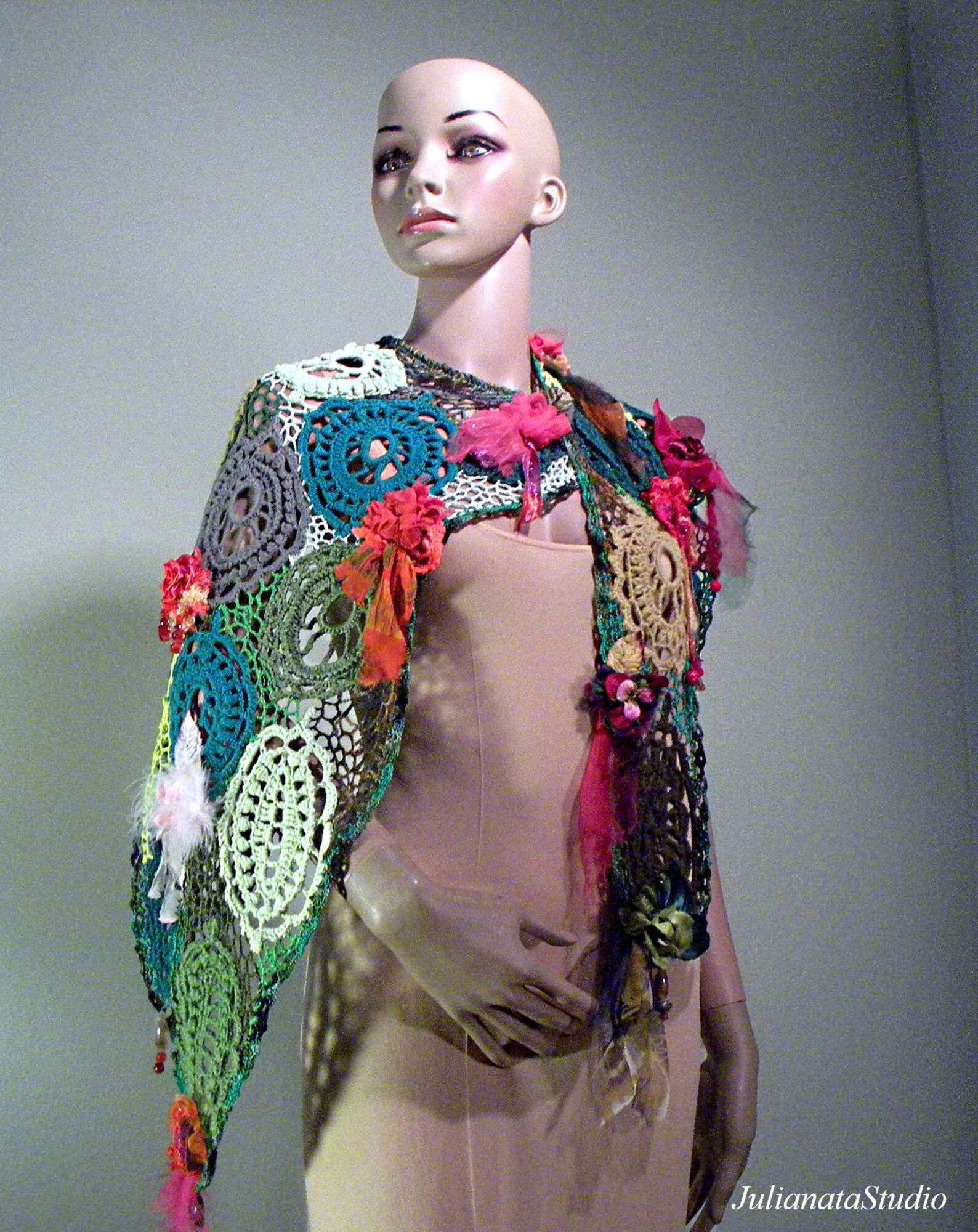 FALLEN LEAVES FANTASY Unique Shawl/stole/caplet Wearable | Etsy