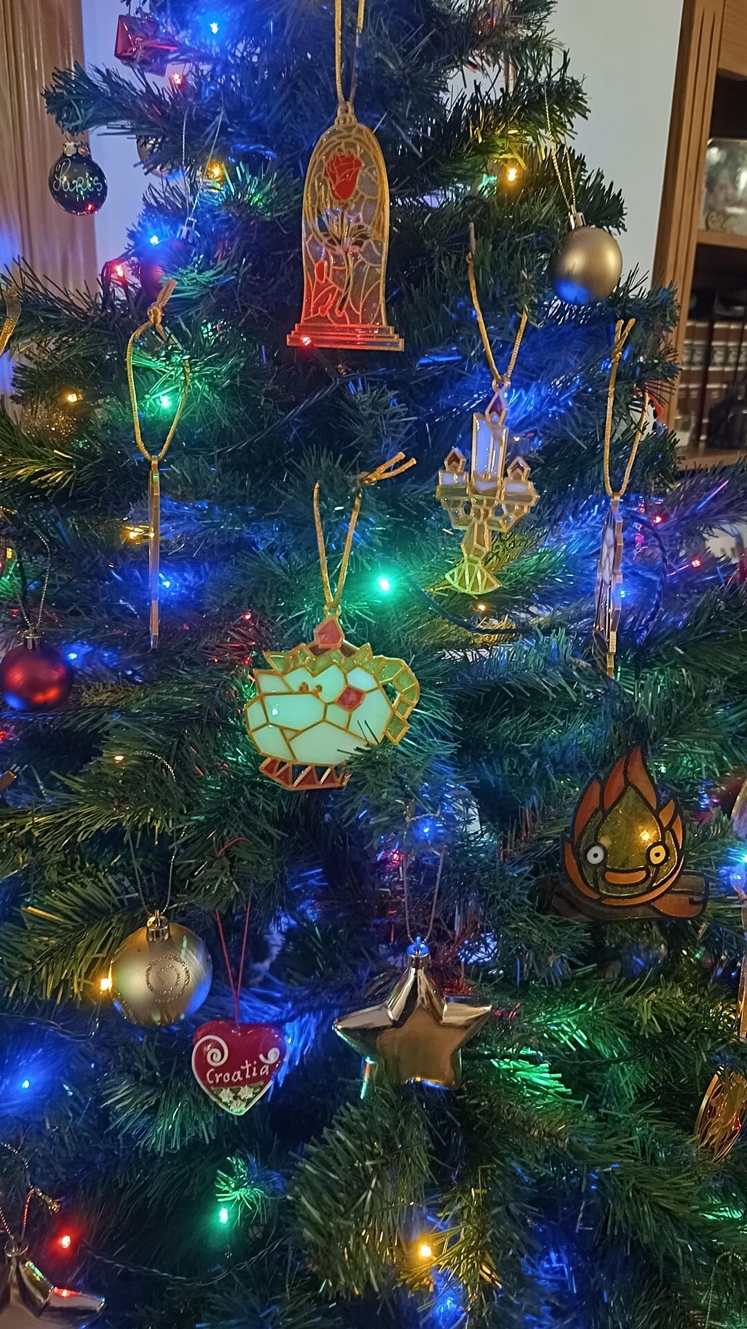 Faux Stained Glass Christmas Ornaments Disney Arcane HTTYD Stray Kids ...