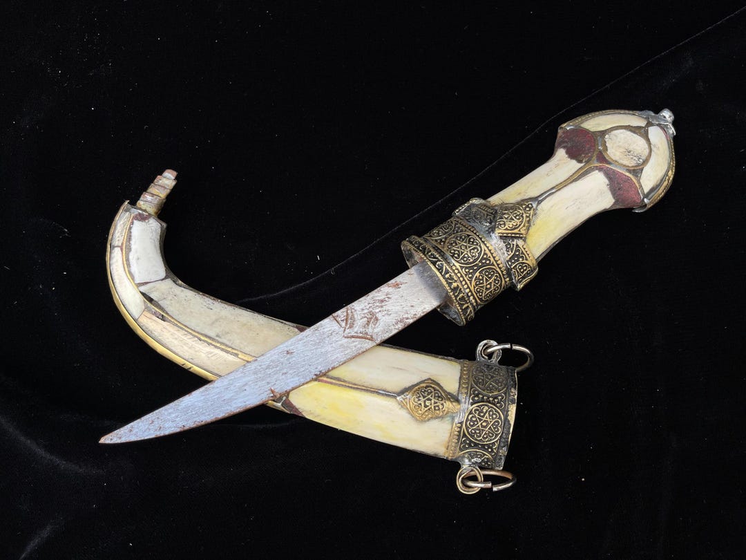 Moroccan Vintage Khanjar Berber Knife - Handcrafted Bone & Bronze ...