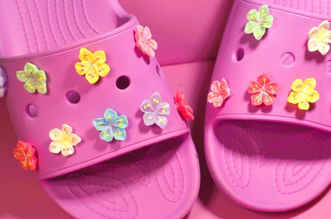 Hibiscus Flower Acrylic Croc Charm - Unique Garden Gift Accessory for ...