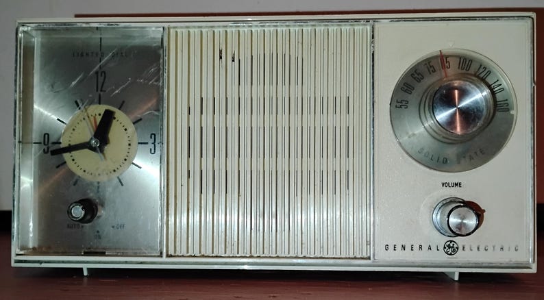Vintage Clock Radio - Etsy