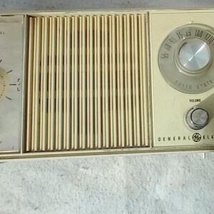 Vintage Clock Radio - Etsy