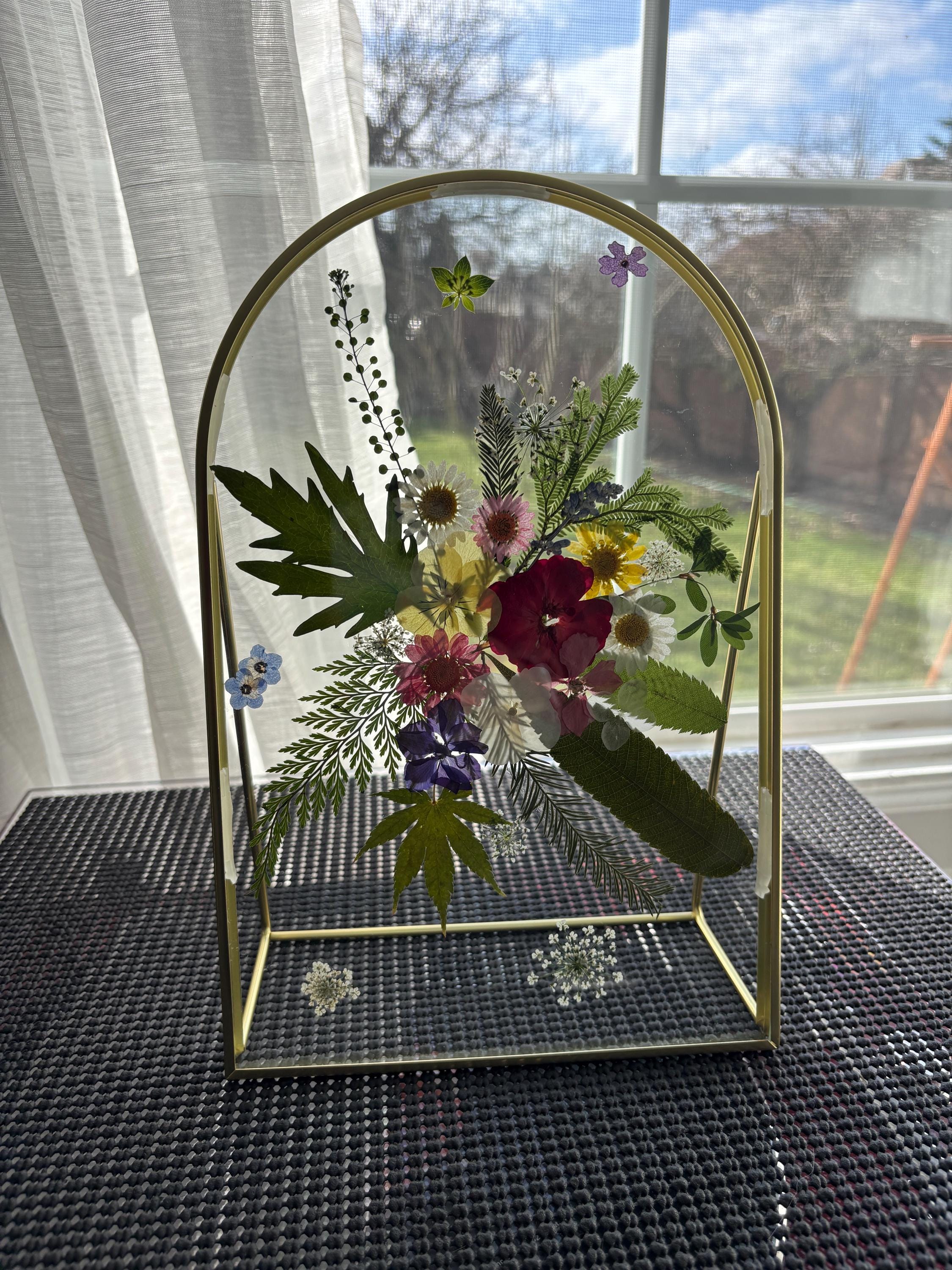 Pressed Flower Art Frame/ Flower Decor/ Suncatcher/ Floating Frame ...