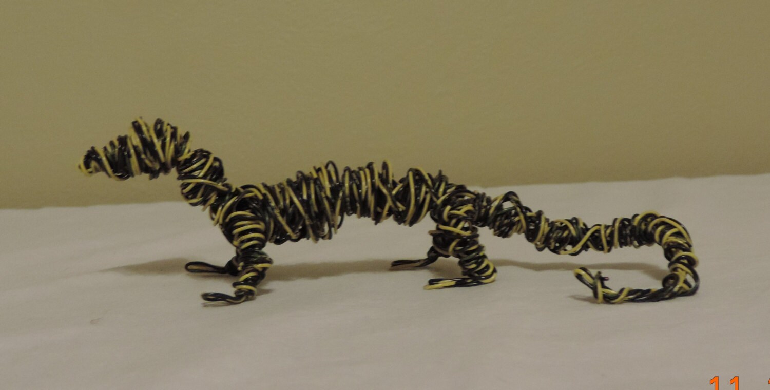Wire Lizzard Sculpture - Etsy