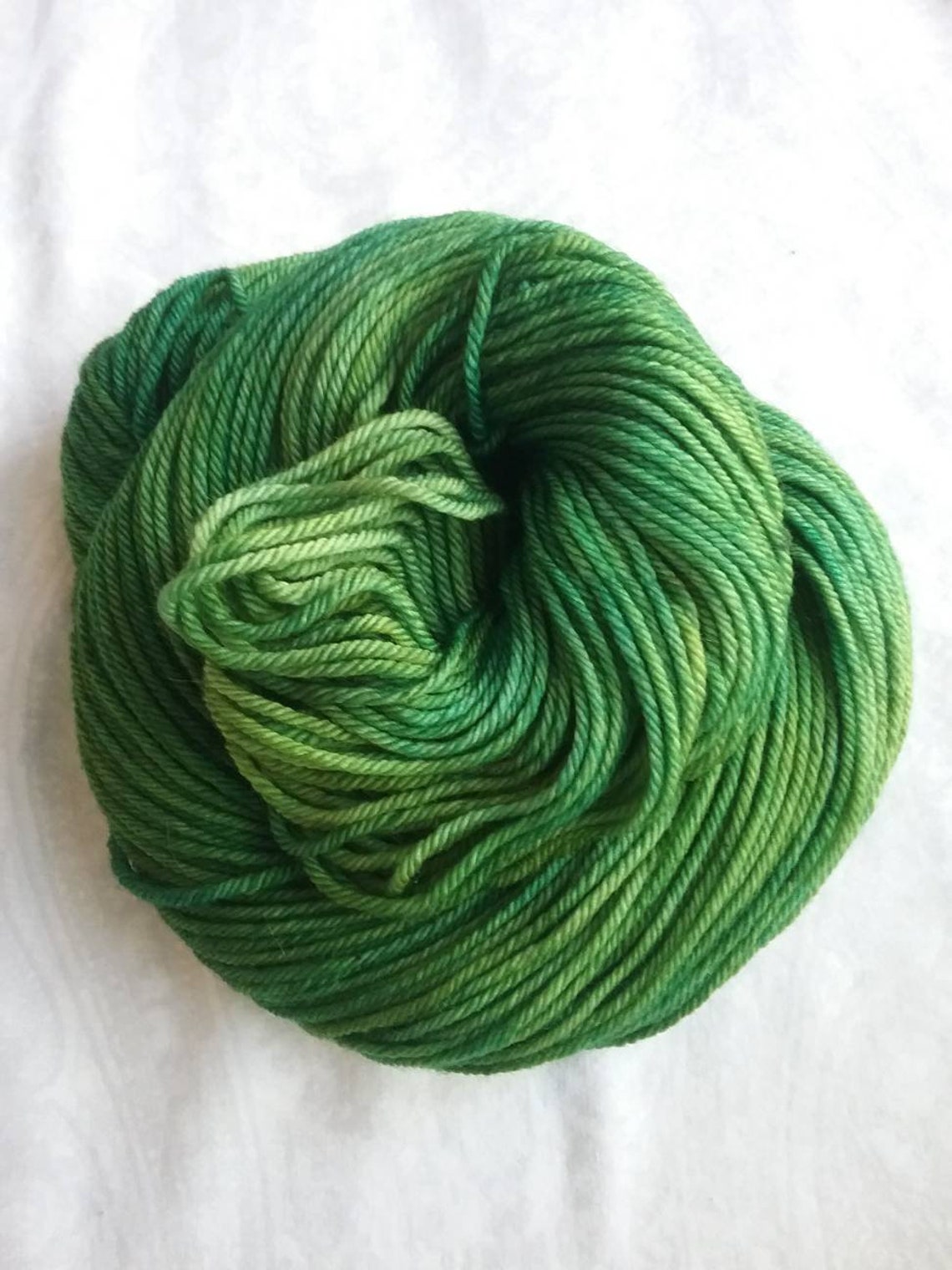 Voyageur Green (PRE-ORDER), Green Semi-solid Hand-dyed Superwash Merino ...