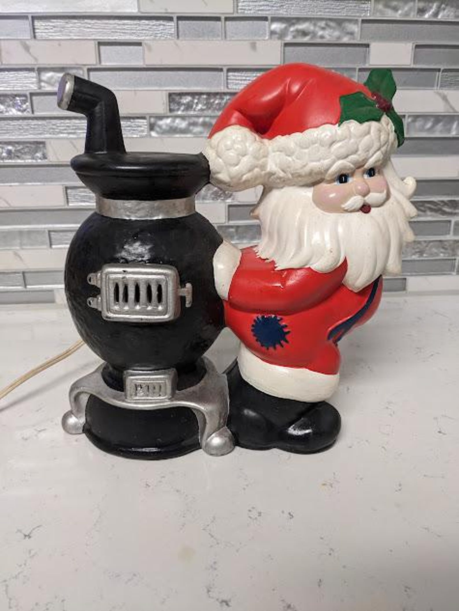 Vintage Ceramic Santa W/ Light up Potbelly Stove Christmas Decoration ...