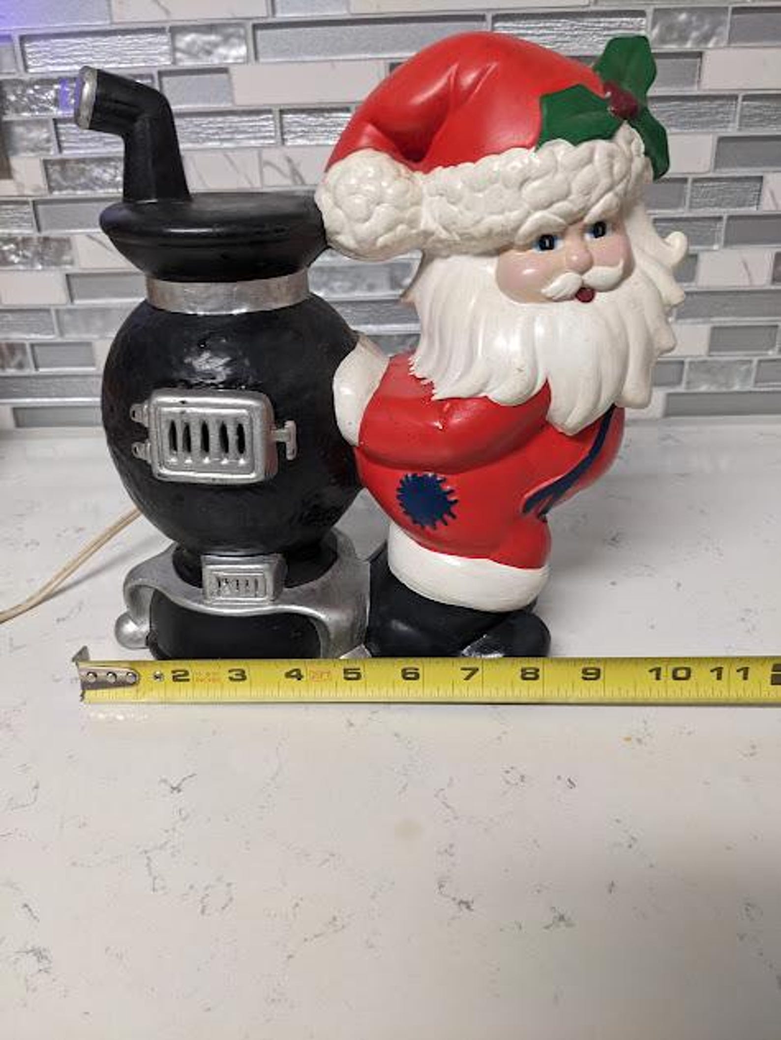 Vintage Ceramic Santa W/ Light up Potbelly Stove Christmas Decoration ...
